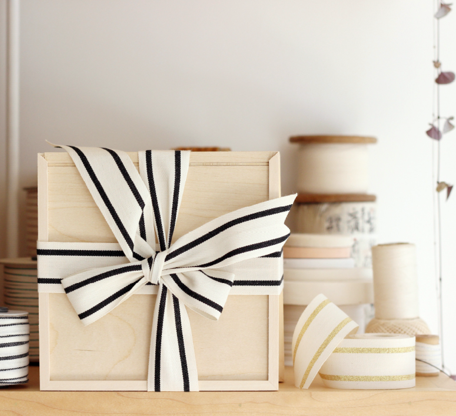 Stripe ribbon bow – studio carta shop